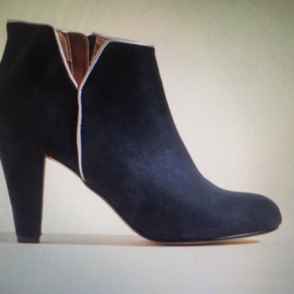 Modcloth | Shoes | Chelsea Crew Outlined Allure Heeled Ankle Boots ...